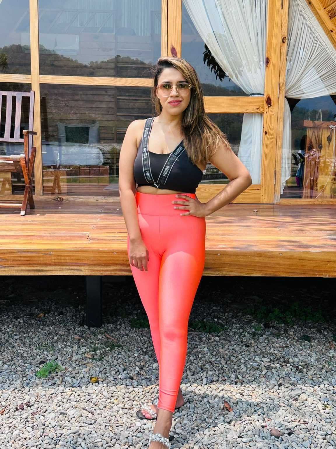 Summer orange spandex leggings. - Select and You